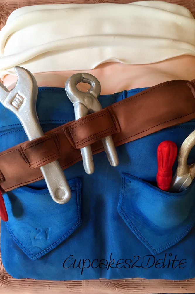 Plumber’s Butt Cake and Cupcakes | cupcakes2delite